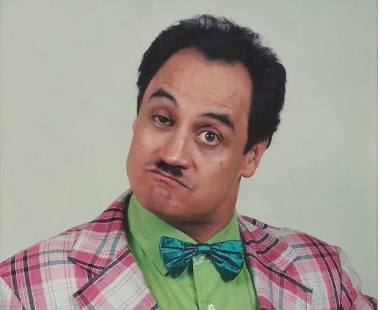 David Villalpando, conocido como “Profesor Virolo” de “Cero en Conducta ...